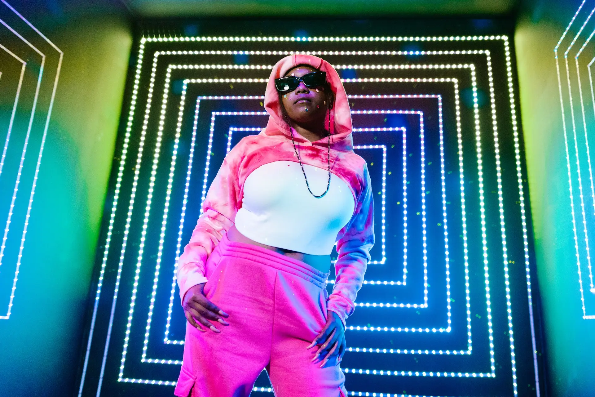 Comment organiser une soirée à thème disco ? - Deguisements.net